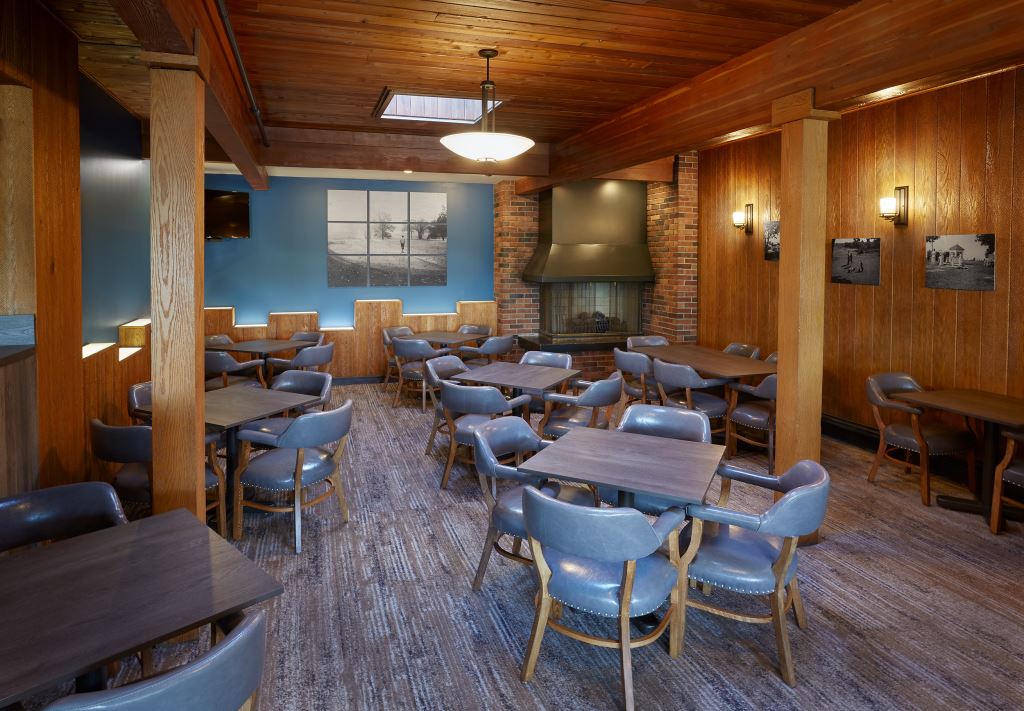 Bar Fireside Lounge - Chicago Style Weddings